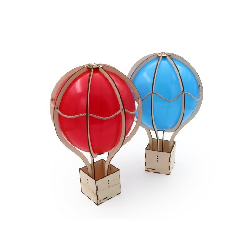 Okrasni darilni leseni toplozračni balon s košaro